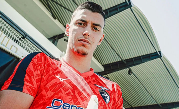 "Berke Özer Galatasaray'da, satın alma opsiyonlu kiralık olarak anlaşıldı"