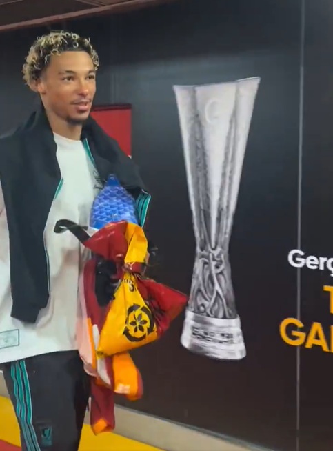 Liverpool'un yıldızı, Ali Sami Yen'den ayrılırken dikkat çeken detay!